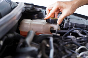 Brake Fluid Cap Missing Occurs: 3 Dangerous Things Can Happen