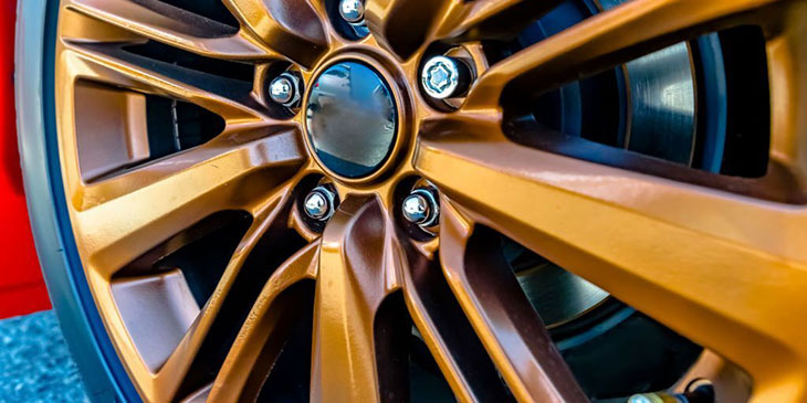 Should Drivers Choose Gold Rims On Red Car? Honest Answer