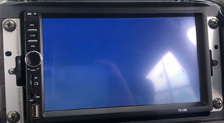 How To Fix Blue Screen On Backup Camera From 9 Common Causes