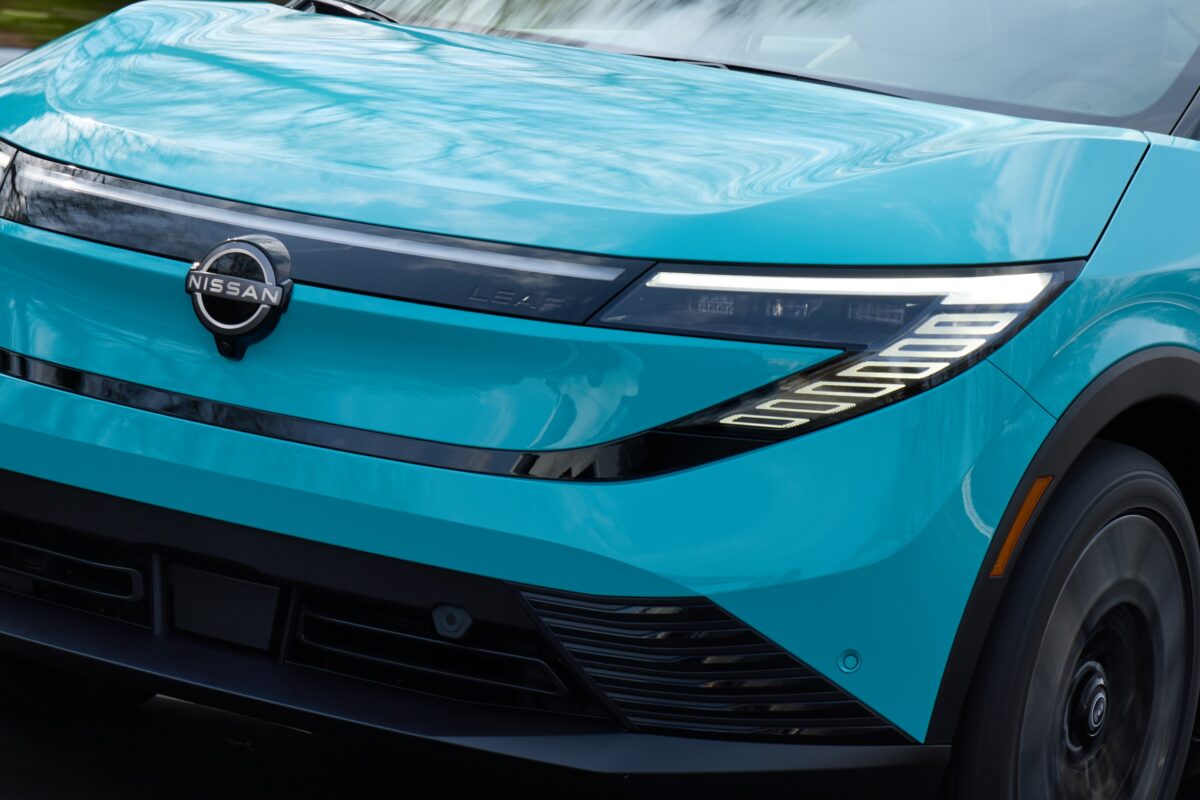 Nissan Unveils Next-Gen LEAF Electric Vehicle with a 375-Mile Range to ...